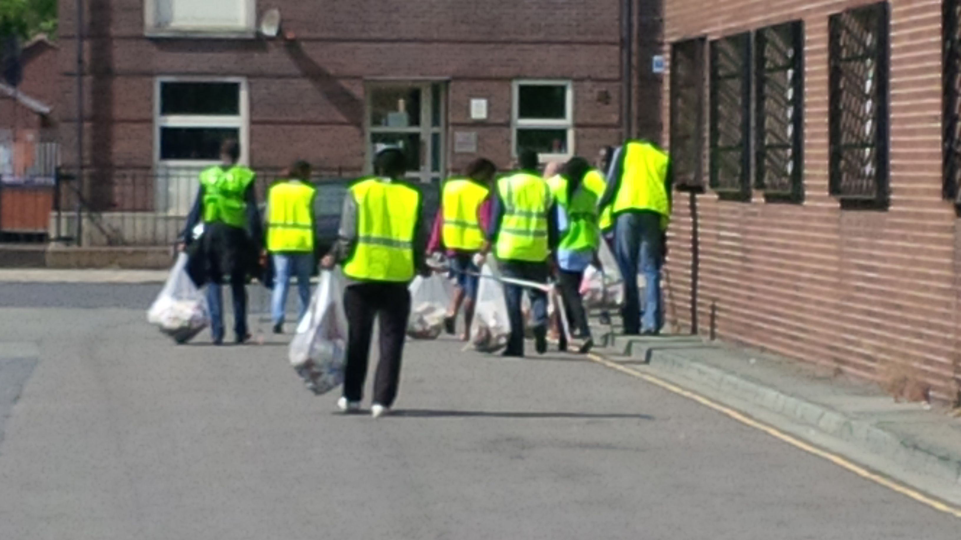 Litter Pick Event – The Liverpool Ark Discovery Centre